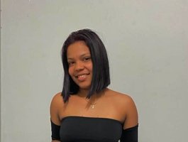 Model Emily-18- profile page and info - BongaCams